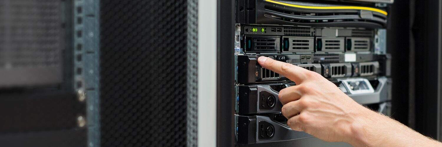 iBoot Single Port Web Power Switch - Daxten – the data centre ...